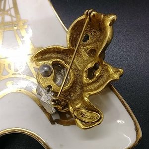 Danecraft | Jewelry | Vintage Danecraft Pinbrooch Of Bear With Honey ...